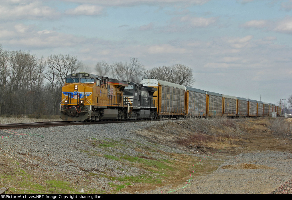 UP 7850 Takes a Wb Ns auto train.